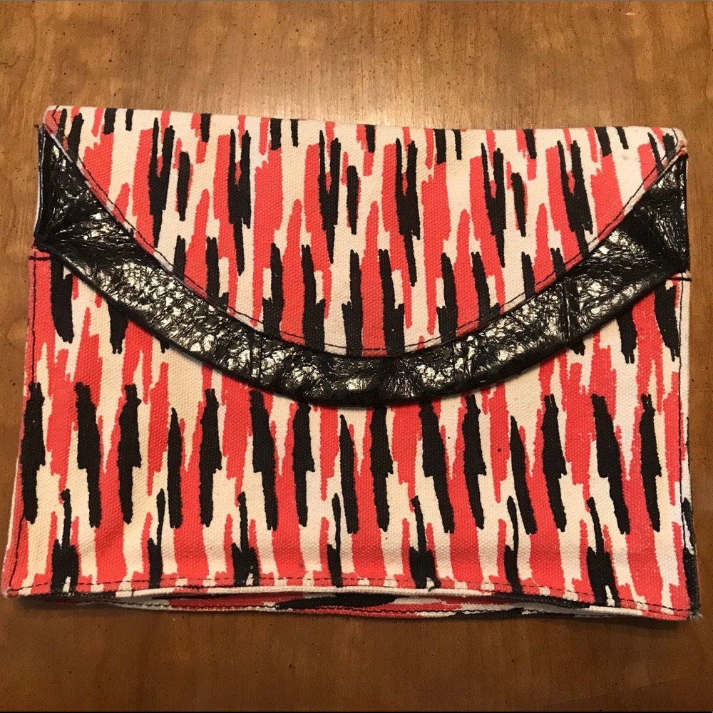 Beirn Clutch With Real Watersnake Detailing - Gem